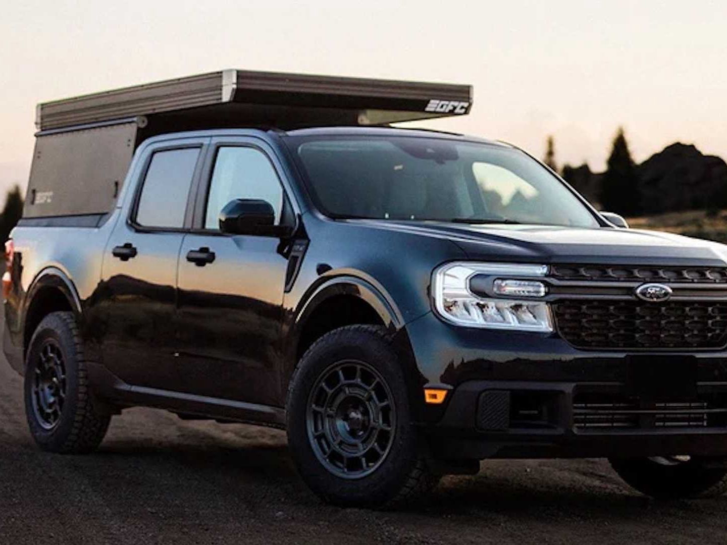 Ford Maverick 得到 Go Fast Campers 精心設計的車頂上掀式帳棚 | SanjiNoir 黑侍樂讀