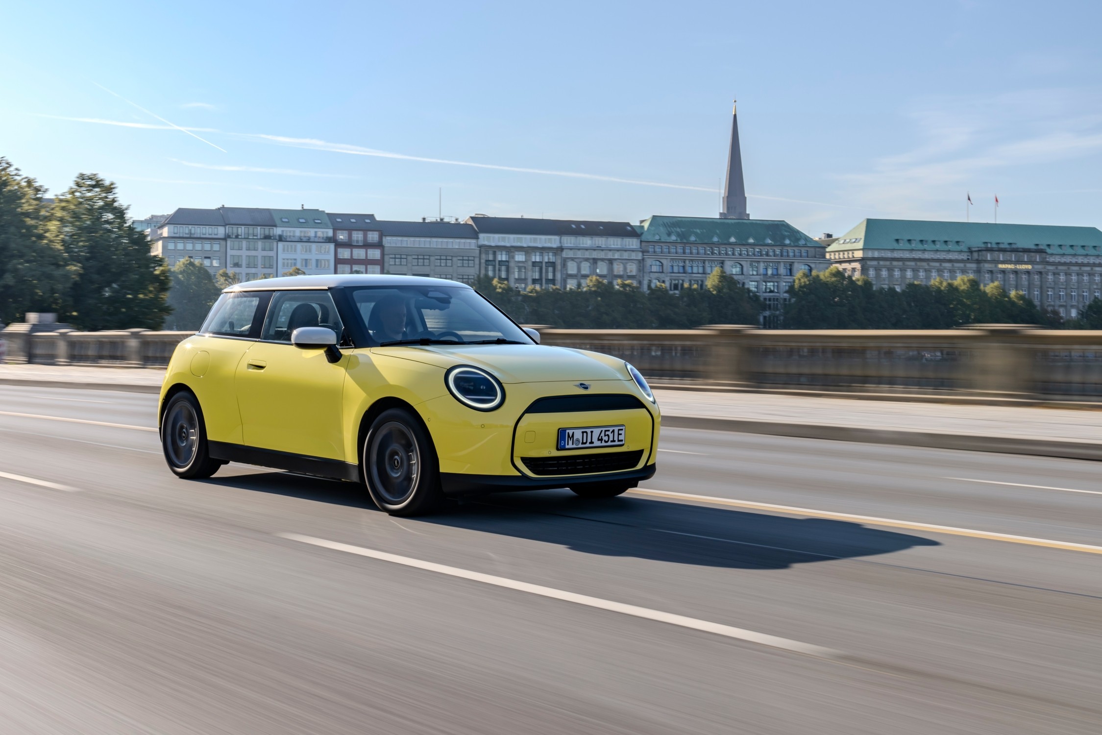 輕鬆駕馭純電經典！MINI推出全新電動入門車型MINI Cooper E！ | SanjiNoir 黑侍樂讀
