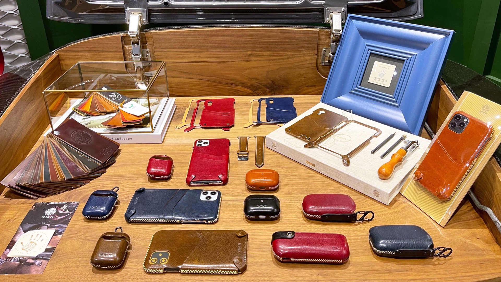 n.max.n 為 iPhone 14 系列手機打造客製化手機皮革套 | SanjiNoir 黑侍樂讀